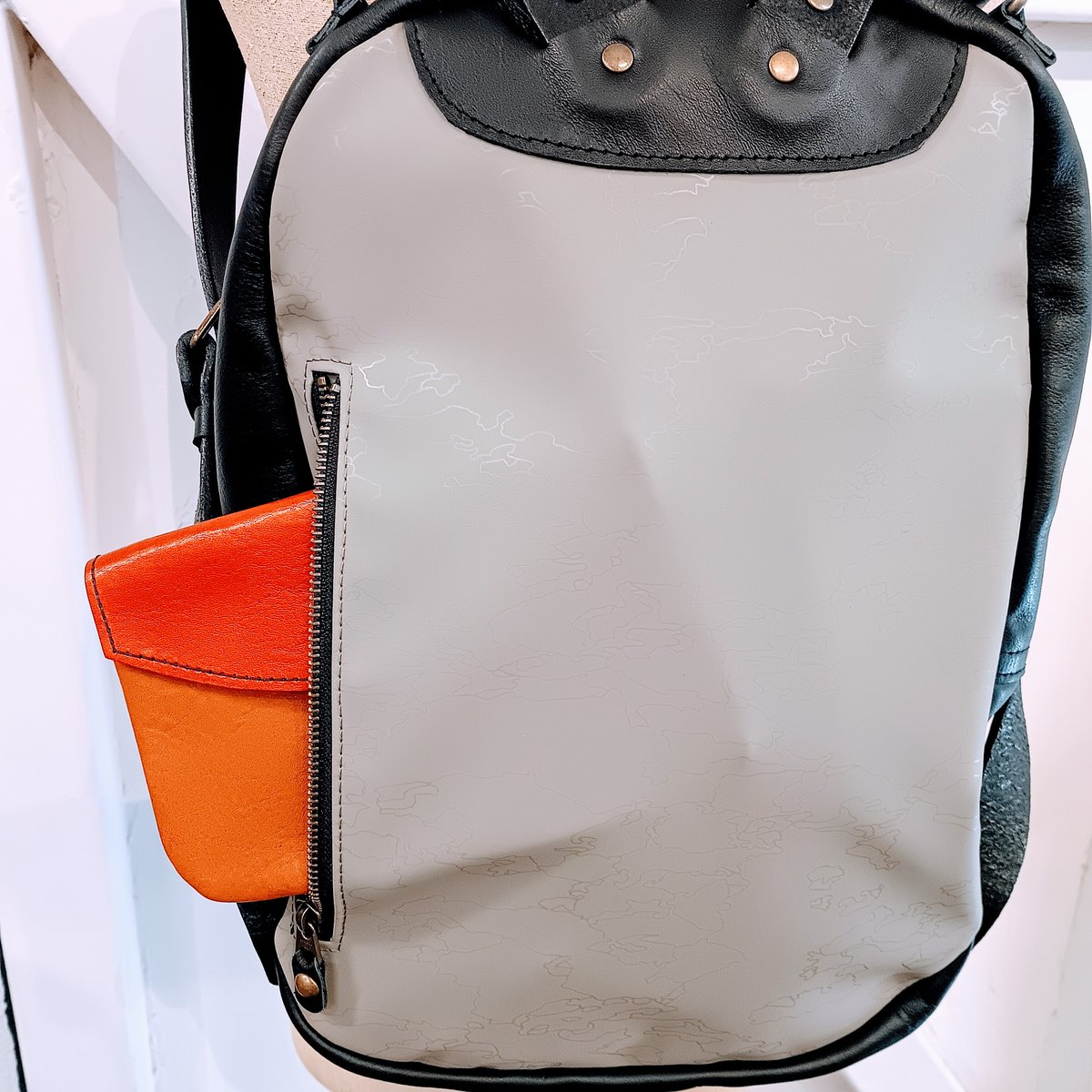 【nl001du】A4対応 レザー×PU リュックサック カモフラージュ ライトグレー【nil...