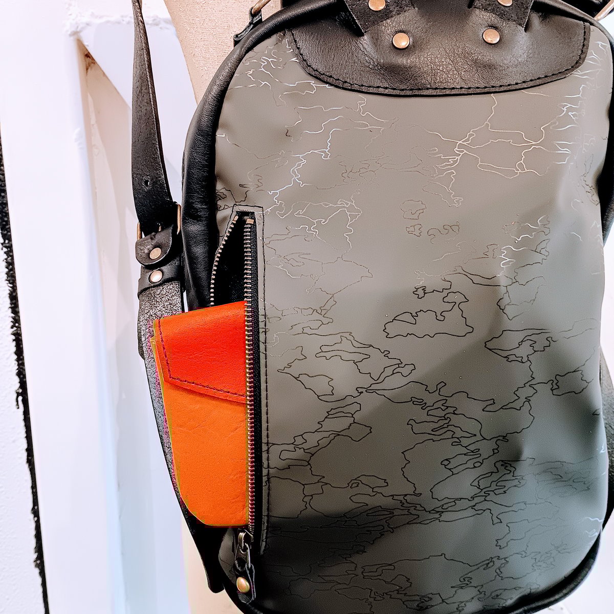 【nl001du2】≪A4対応≫ レザー×PU リュックサック カモフラージュ チャコールグレ...