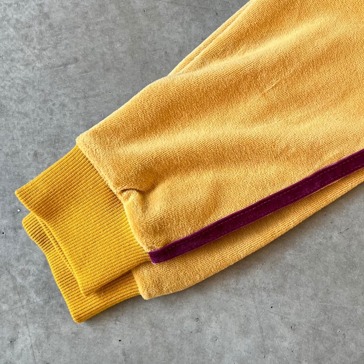 light velour PANTS | emasroom