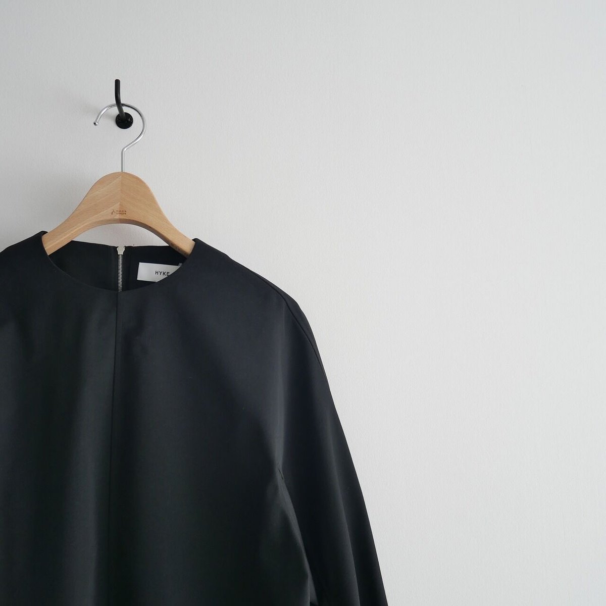2020 / HYKE / TASLAN TWILL TOP / 2203-0707 | 2020 / HYKE / TASLAN TWILL TOP / 2203-0707 |