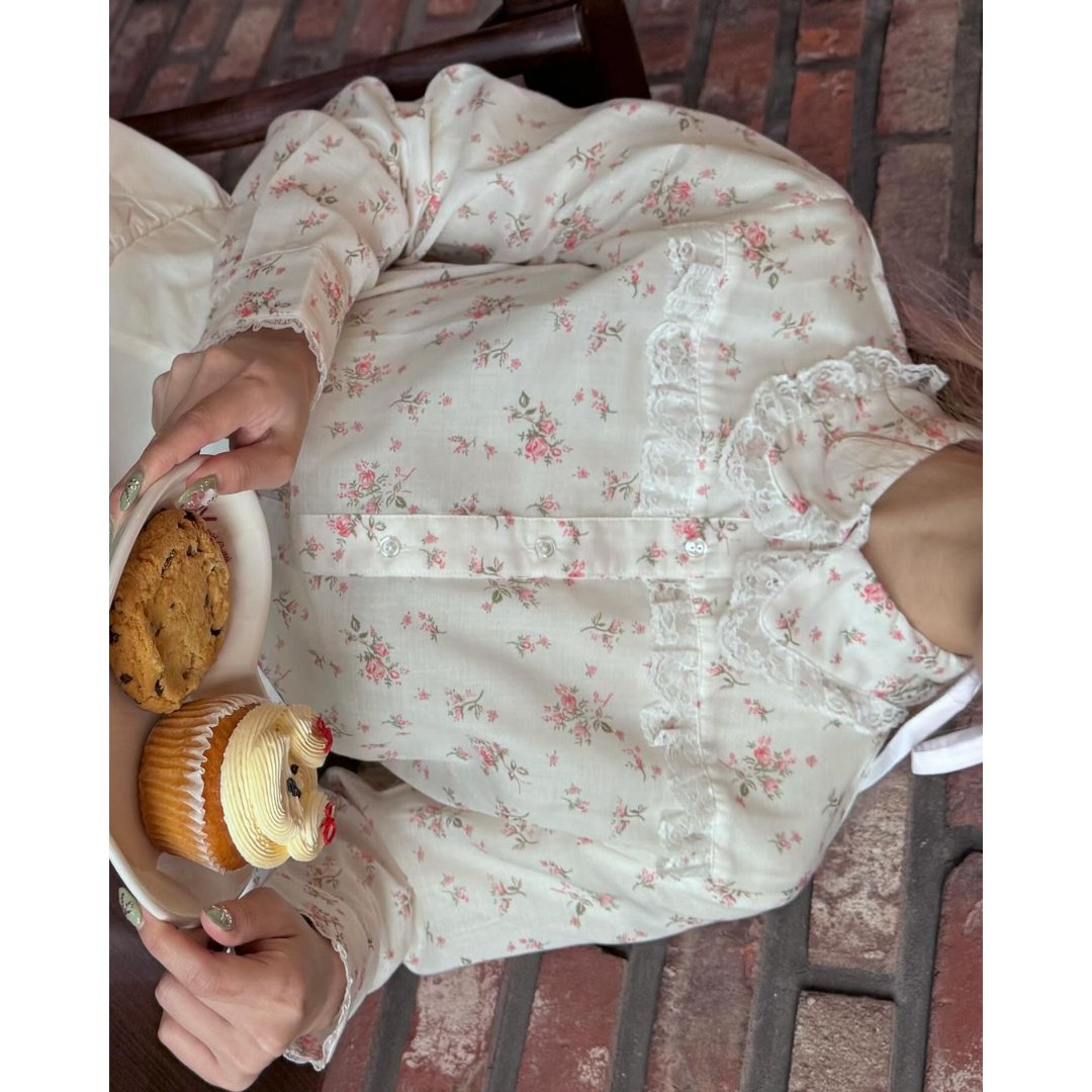 Floral vintage like blouse | Treat ürself Floral vintage like blouse | Treat ürself