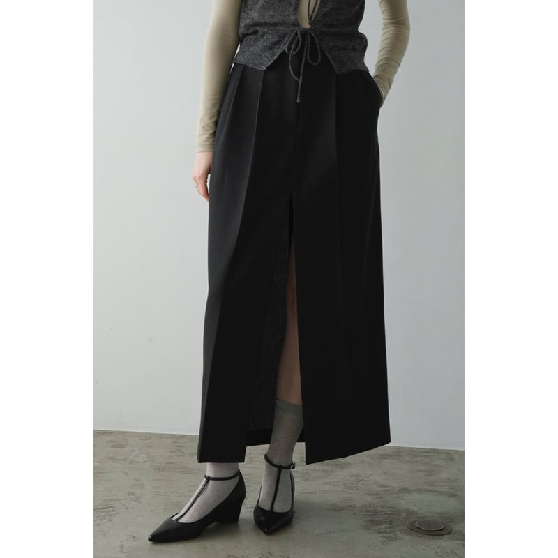CLANE クラネ “FRONT SLIT TUCK SKIRT” フロントスリット CLANE クラネ “FRONT SLIT TUCK SKIRT” フロントスリット