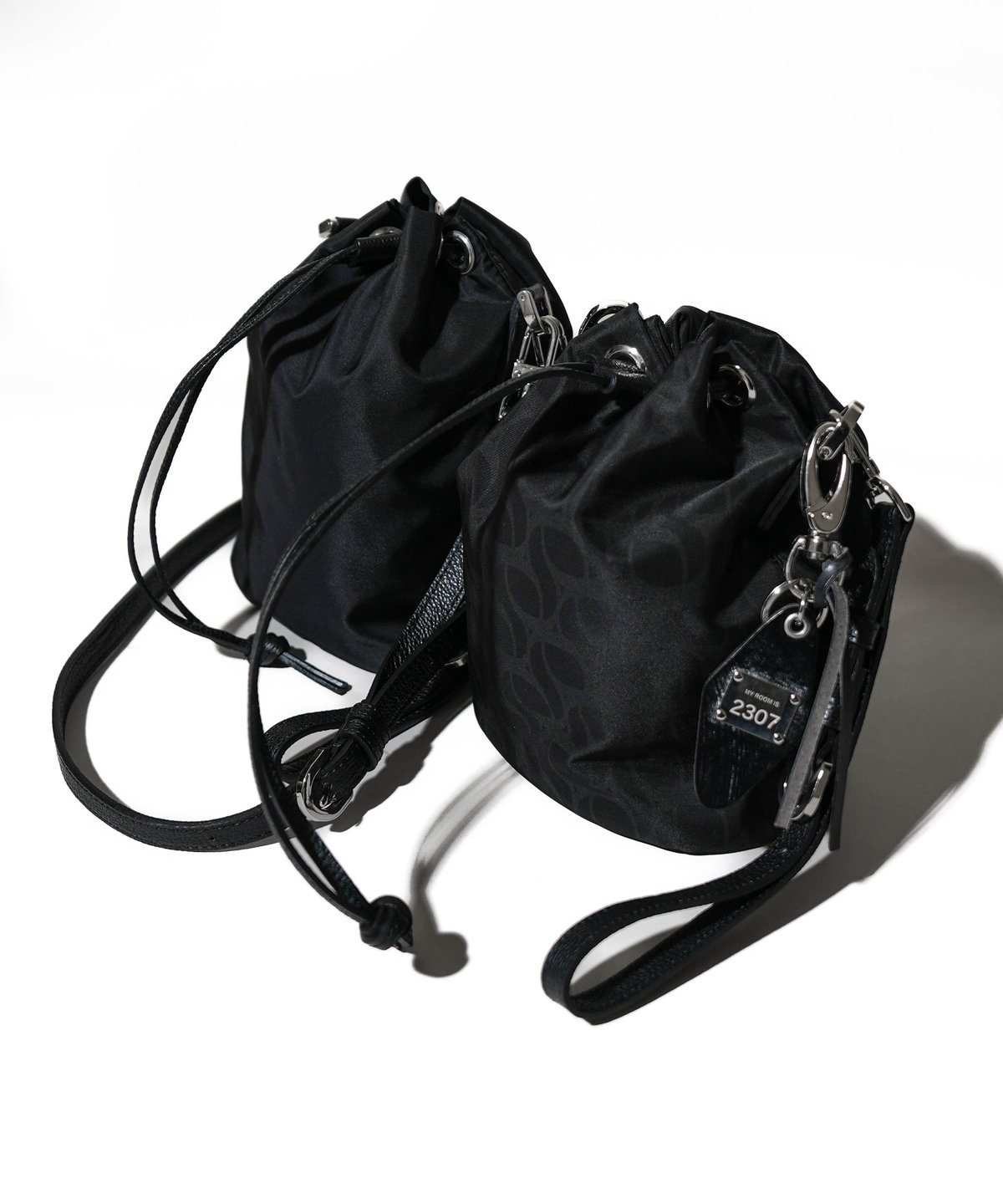 #01 LUXURY MATERIAL DRAWSTRING BAG by LIMONTA