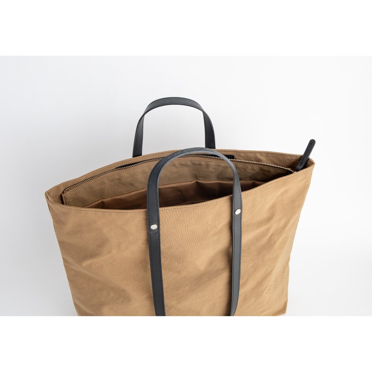 TWIST-ZIP Medium #CHARCOAL | .URUKUST