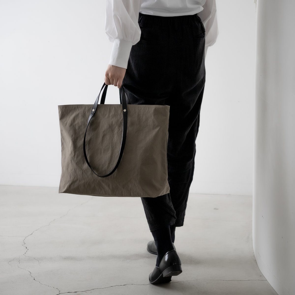 TWIST-ZIP Large #GRAY | .URUKUST