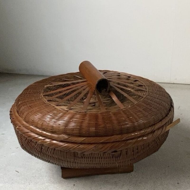 古い竹編みの水切り籠(蓋付き) 昭和初期 竹編み 工芸品 竹工芸 古い竹編みの水切り籠(蓋付き) 昭和初期 竹編み 工芸品 竹工芸