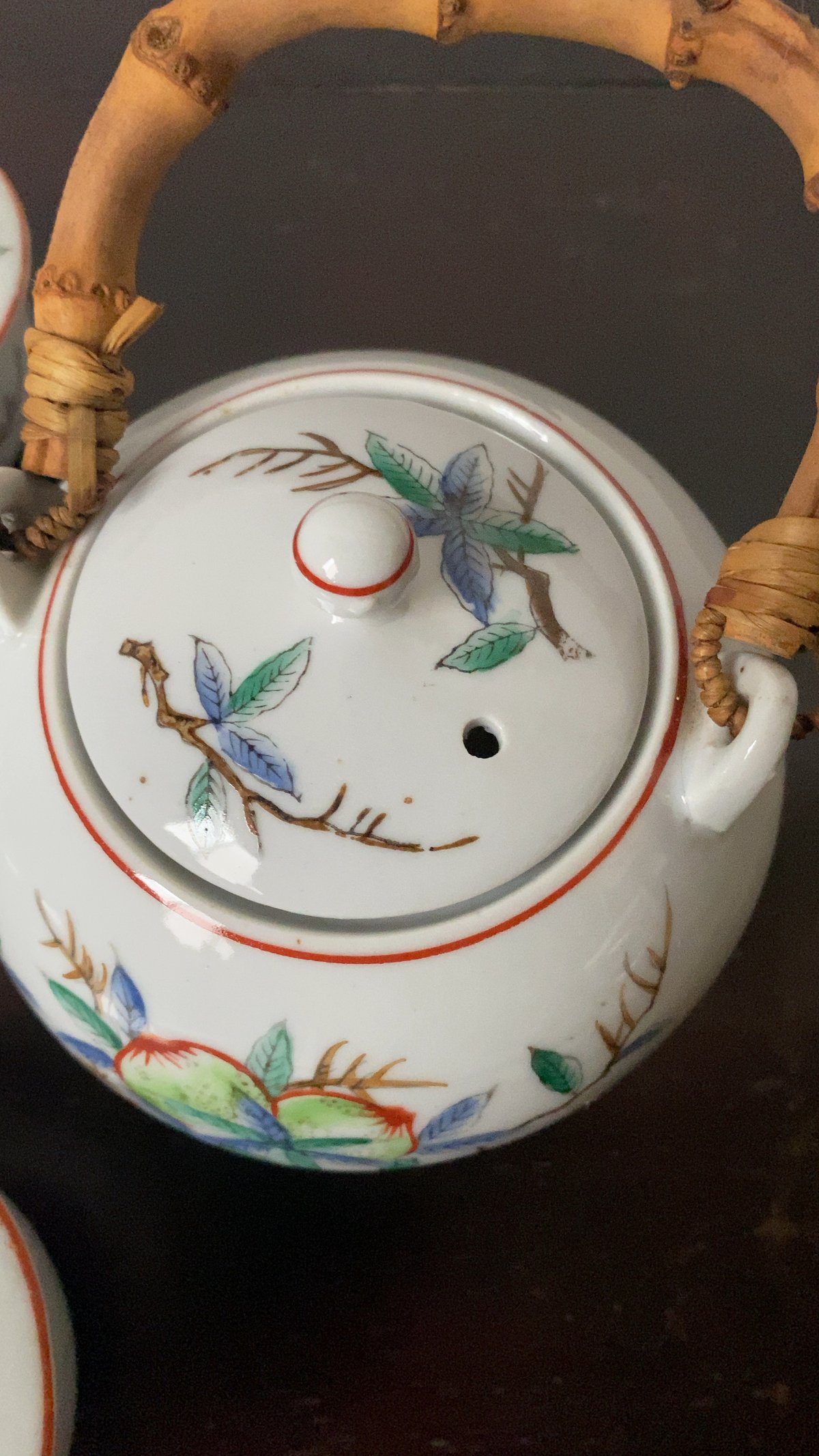 松風 古い茶器セット(急須+蓋茶碗5客) 桃柄 桃図 植物画 竹持ち 松風 古い茶器セット(急須+蓋茶碗5客) 桃柄 桃図 植物画 竹持ち
