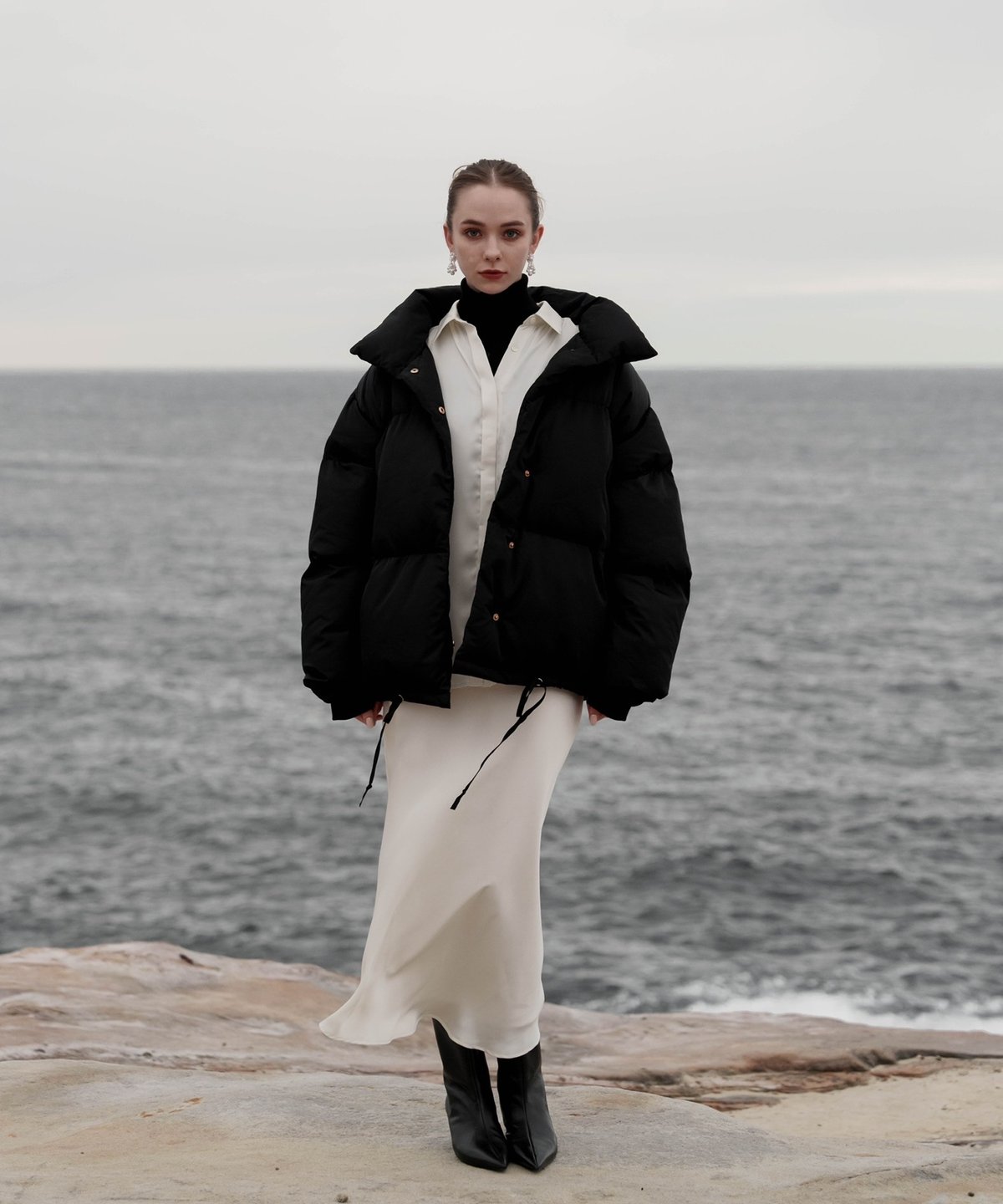 volume down jacket | Acka.| エーシーケーエー|公式 volume down jacket | Acka.| エーシーケーエー|公式