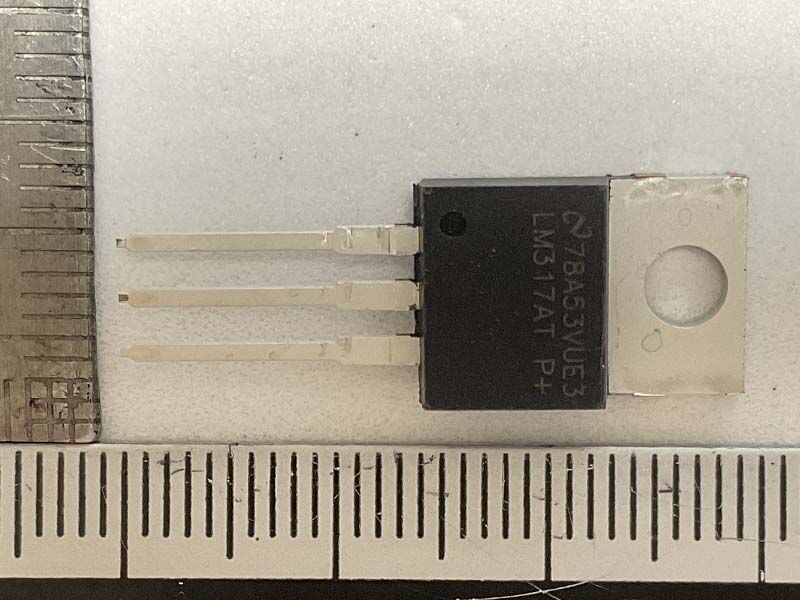 1.5A1％精度可変リニアレギュレータ LM317AT ﾃｷｻｽｲﾝｽﾂﾙﾒﾝﾂ (TI)