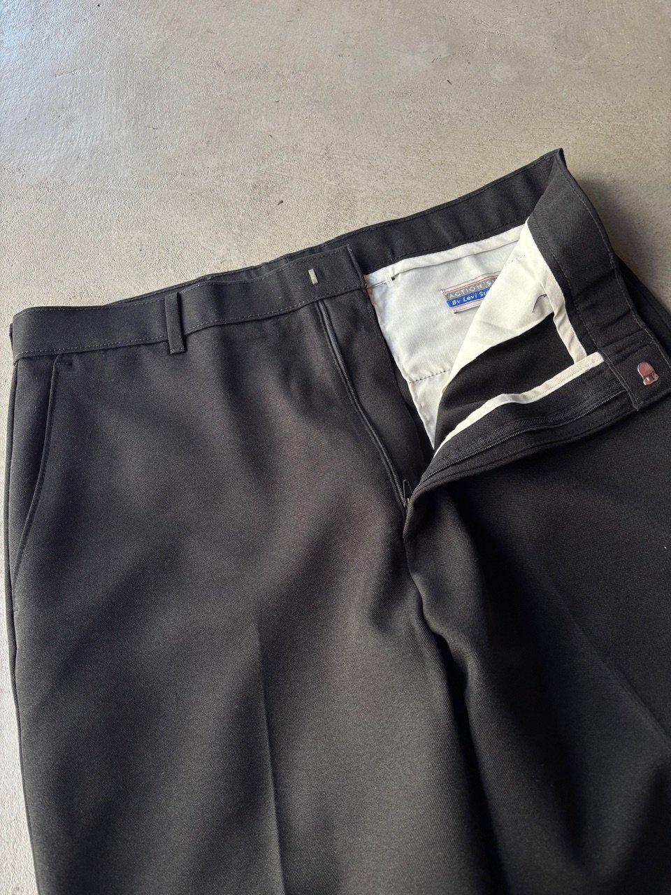 90s Levi’s action slacks “Black” | sui & shara