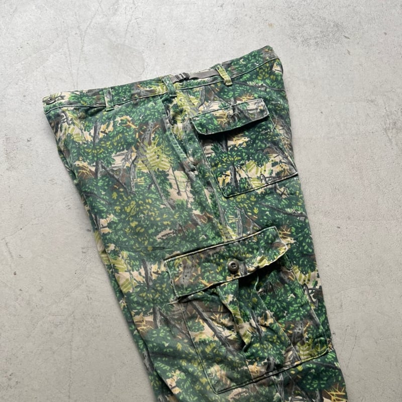 80s Bushlan hunting camo cargo pants | sui & shara 80s Bushlan hunting camo cargo pants | sui & shara