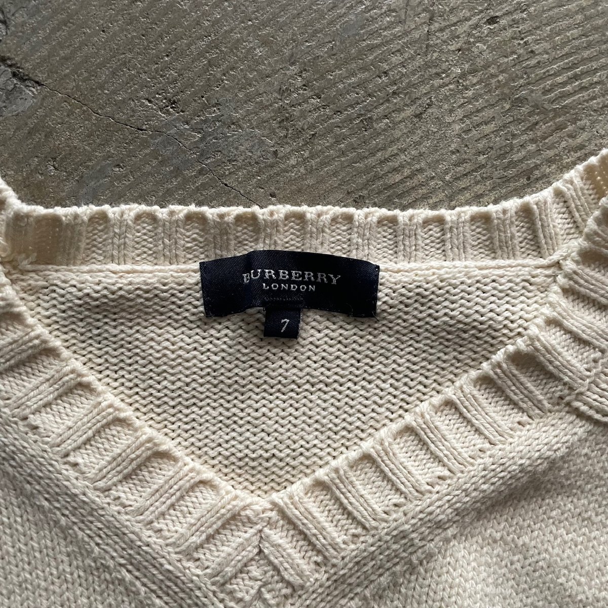 Burberry V-neck cotton knit | sui & shara