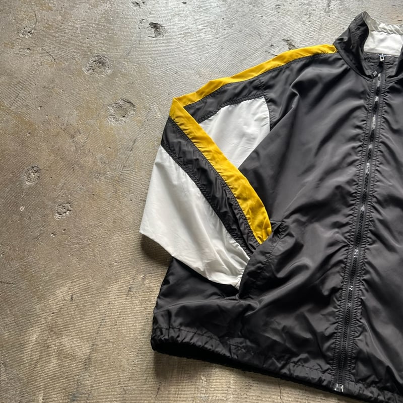 90s NIKE nylon jacket | sui & shara 90s NIKE nylon jacket | sui & shara