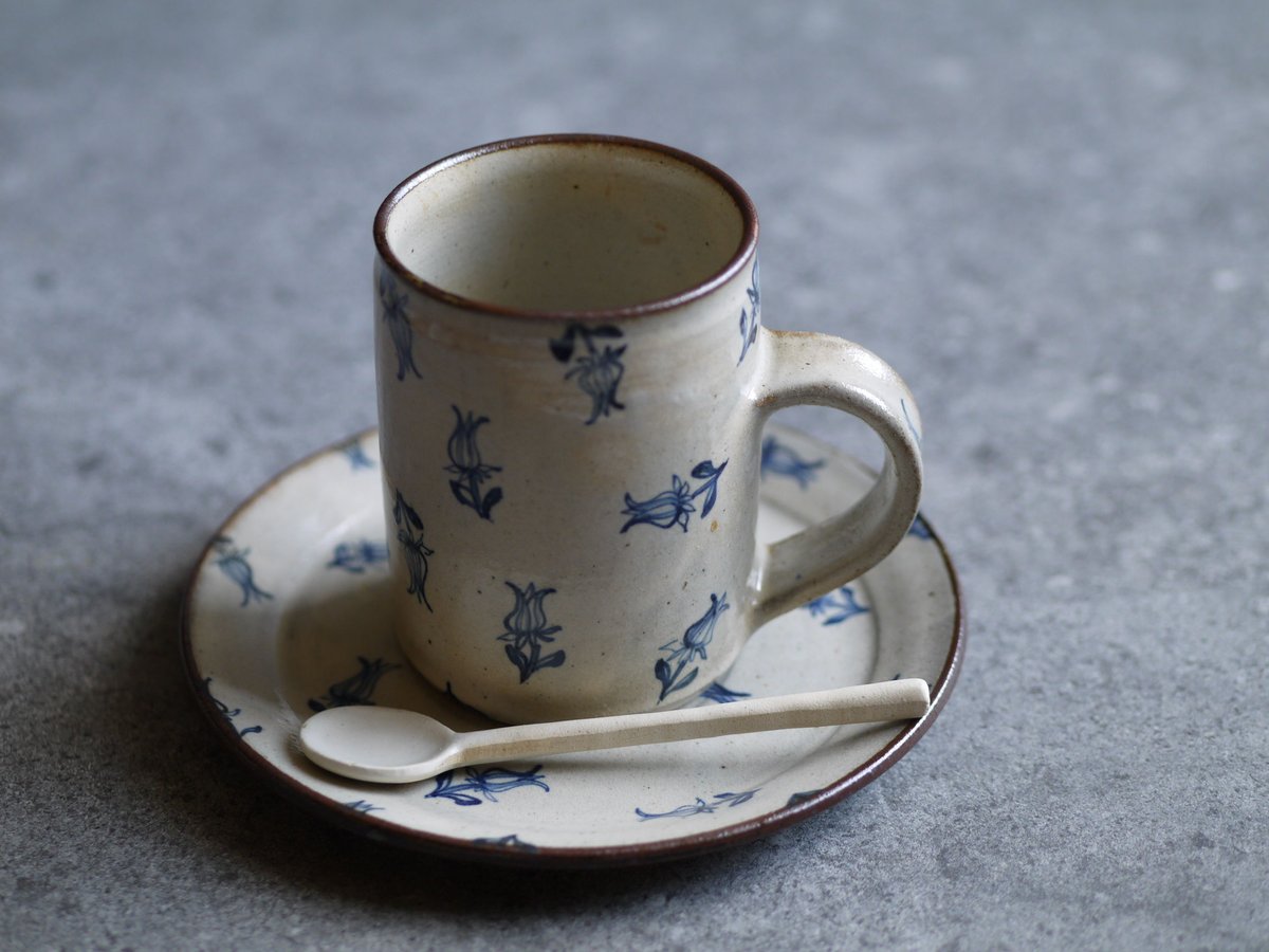 染付 カップ&ソーサー 花 / ヒヅミ峠舎 | cafe design shop ninaite 染付 カップ&ソーサー 花 / ヒヅミ峠舎 | cafe design shop ninaite