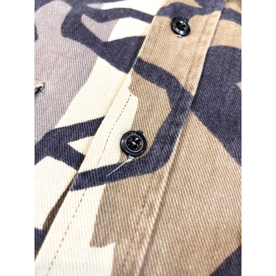 90s PREDATOR CAMO CHAMOIS SHIRT MADE IN USA🇺🇸 S 90s PREDATOR CAMO CHAMOIS SHIRT MADE IN USA🇺🇸 S