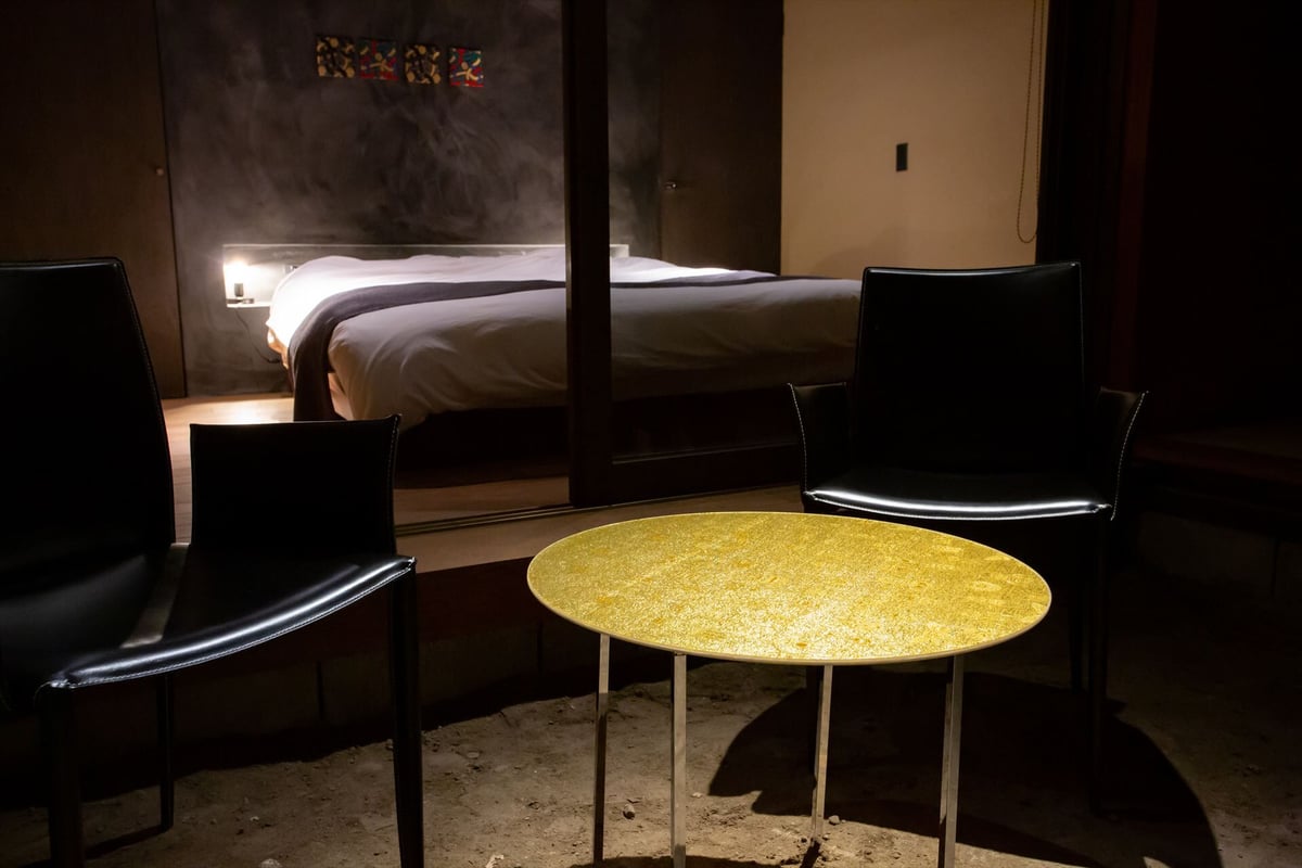 Golden Coloured Silk Kyoto Glass ＊特注製品となります。