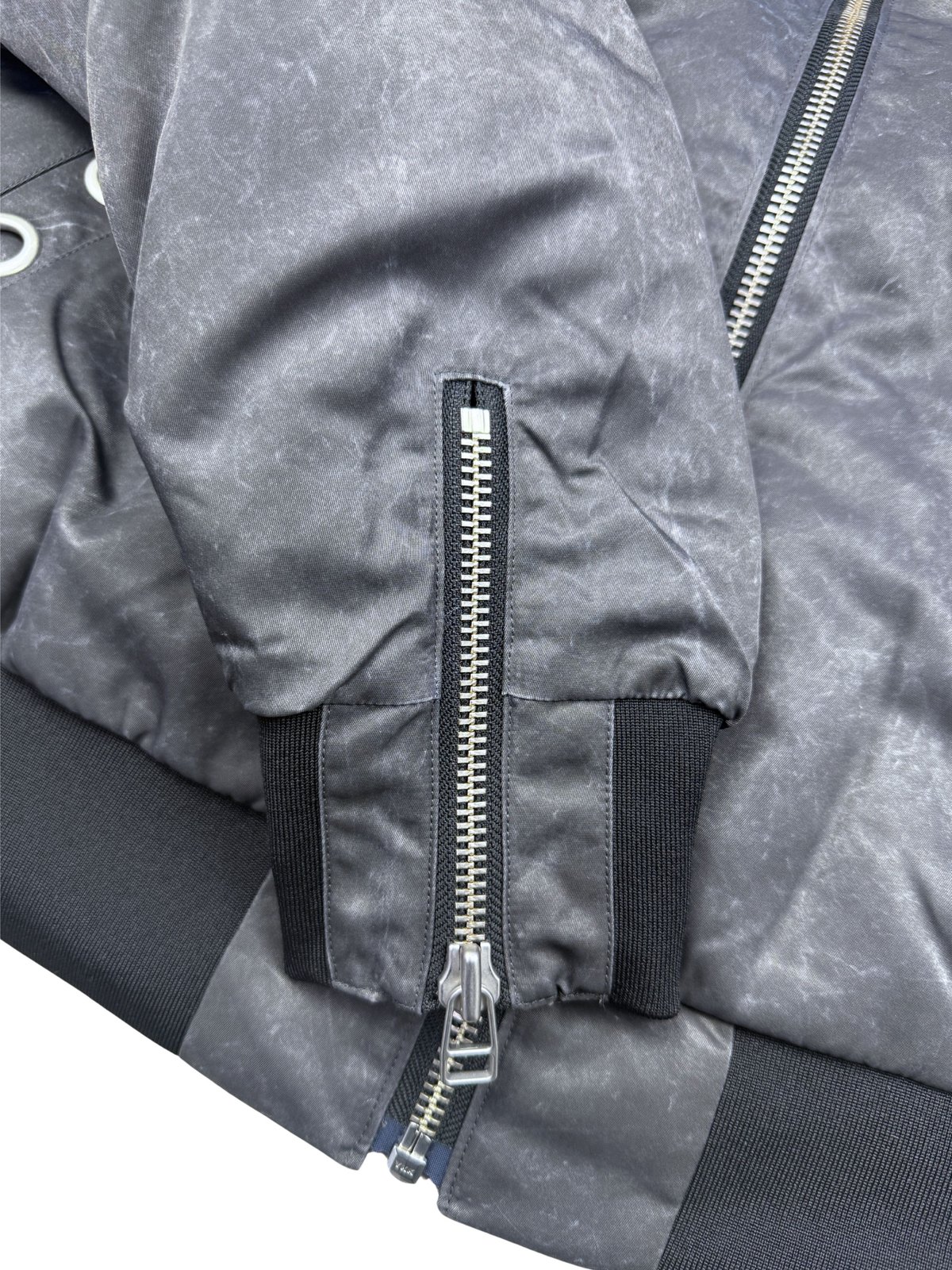 Sulfur Forge Bomber Down JKT / Oxide Black | PLUG