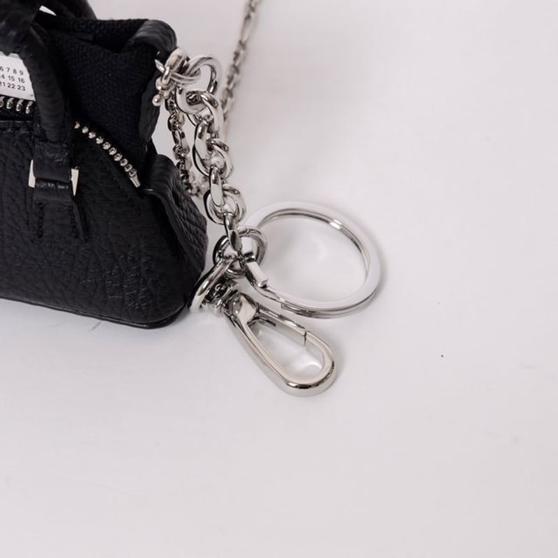 メゾン マルジェラ Maison Margiela 5ACクラシックミニチャーム メゾン マルジェラ Maison Margiela 5ACクラシックミニチャーム