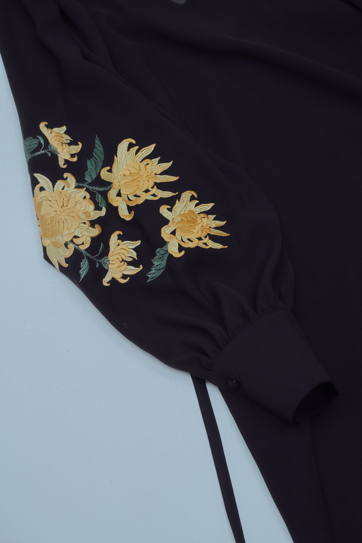 花を着るワンピース#05【菊】 | iCONOLOGY 花を着るワンピース#05【菊】 | iCONOLOGY
