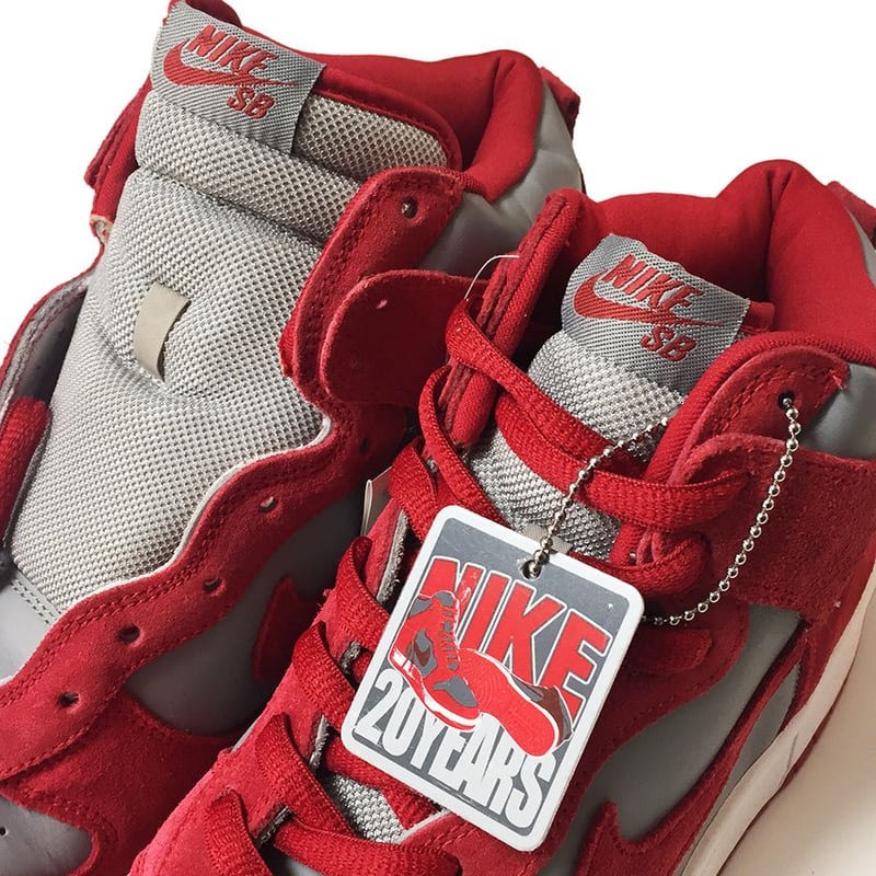 NIKE DUNK HIGH PRO SB - BE TRUE TO YOUR SCHOOL NIKE DUNK HIGH PRO SB - BE TRUE TO YOUR SCHOOL