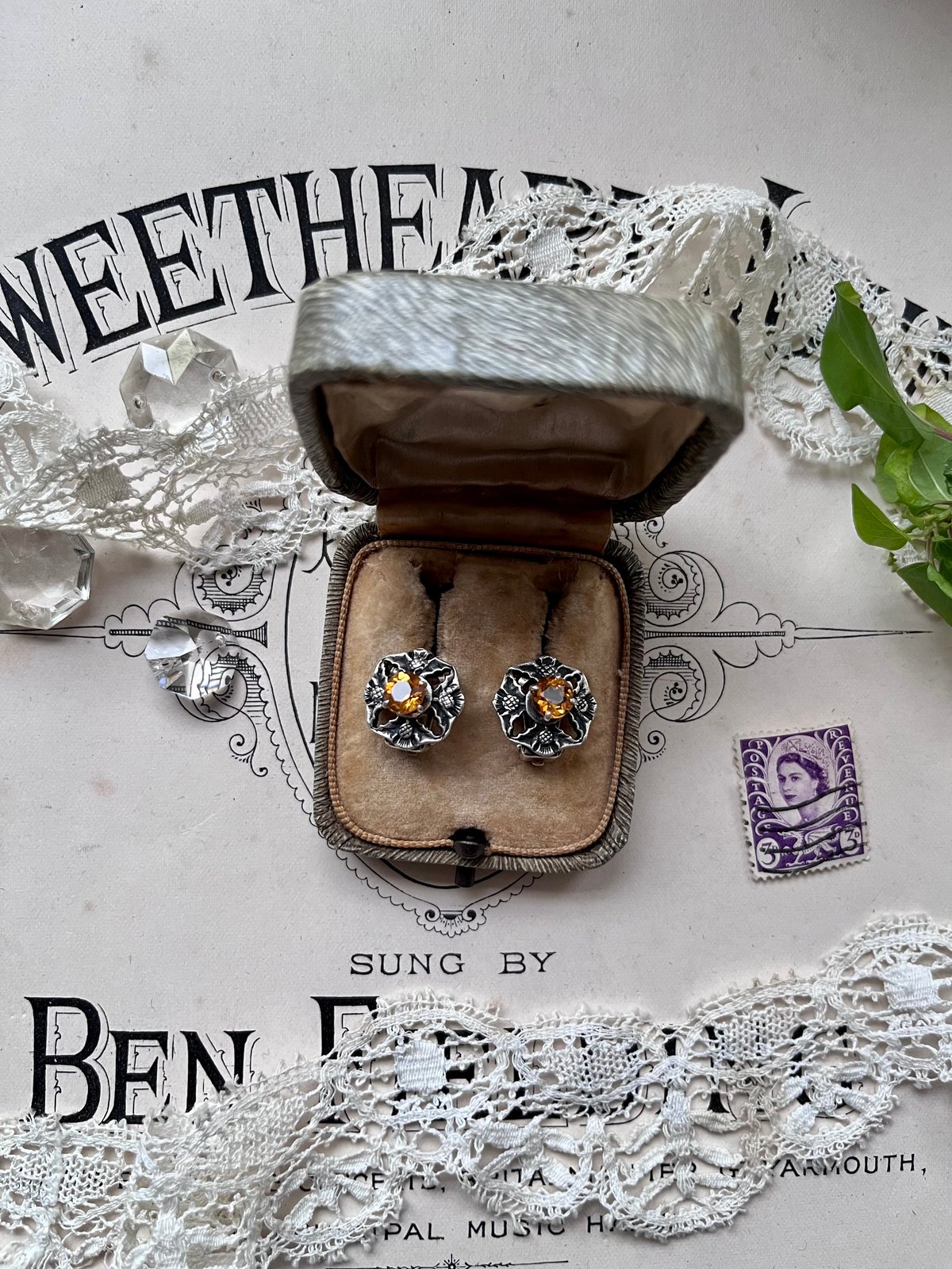 ab-300/シルバー＆シトリン製あざみ（シスル）のイヤリング | PISKEY -イギリス...