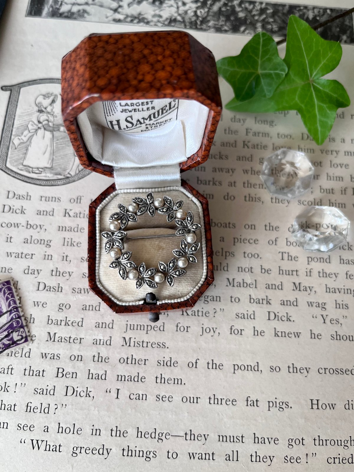 ab-316/ マーカサイト＆パールのサークル型ブローチ | PISKEY -イギリスのふる...