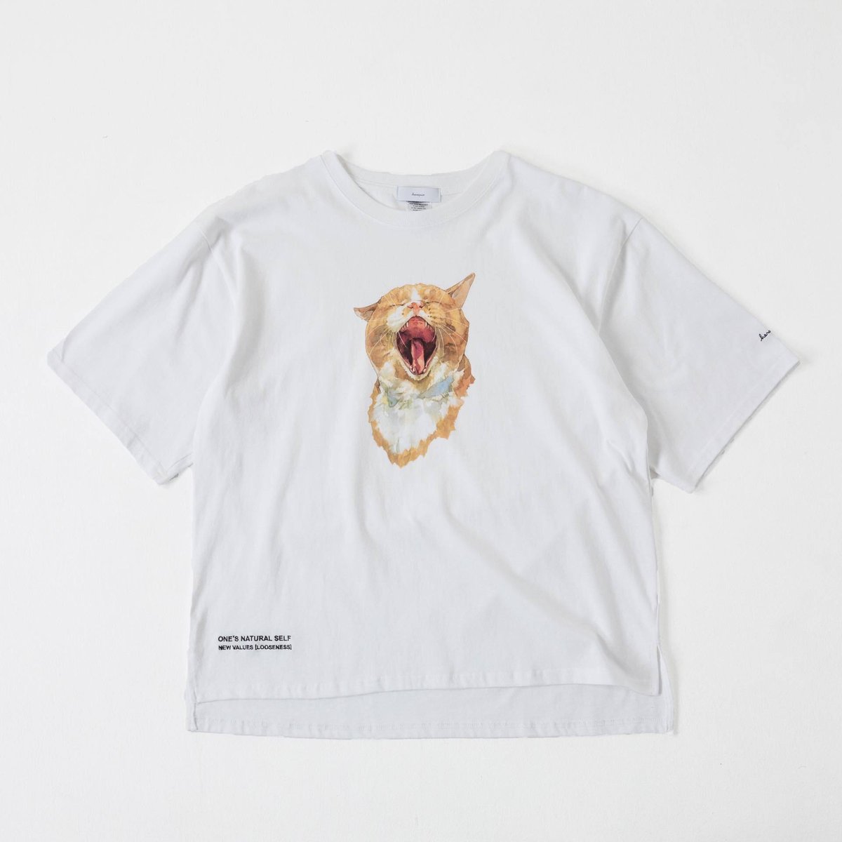 Neko Tee (Akubi)-ホワイト | harapeco Store Neko Tee (Akubi)-ホワイト | harapeco Store