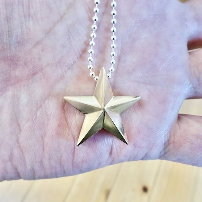 仁尾彫金『ゴールドビッグスターペンダントバチカン無し 仁尾彫金『ゴールドビッグスターペンダントバチカン無し