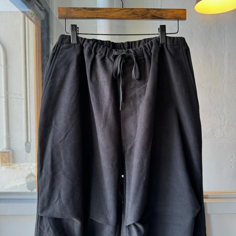 COMOLI モールスキン ニータックパンツ | Less Higashikawa COMOLI モールスキン ニータックパンツ | Less Higashikawa
