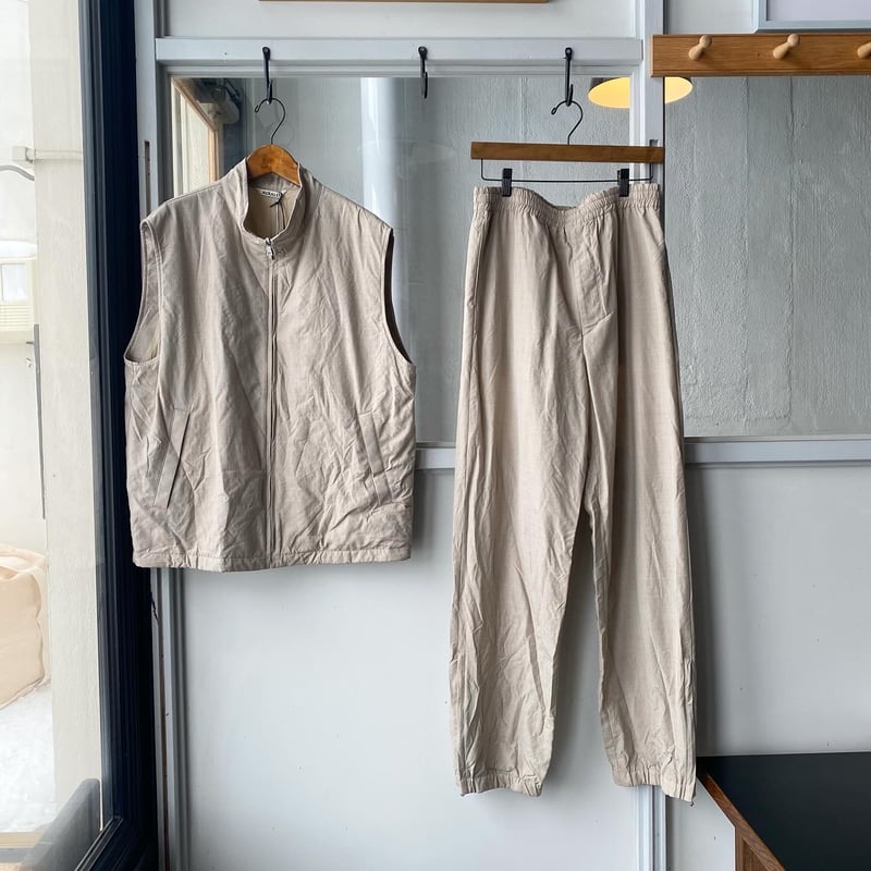 AURALEE HIGH COUNT WOOL POPLIN VEST | Less Hig AURALEE HIGH COUNT WOOL POPLIN VEST | Less Hig