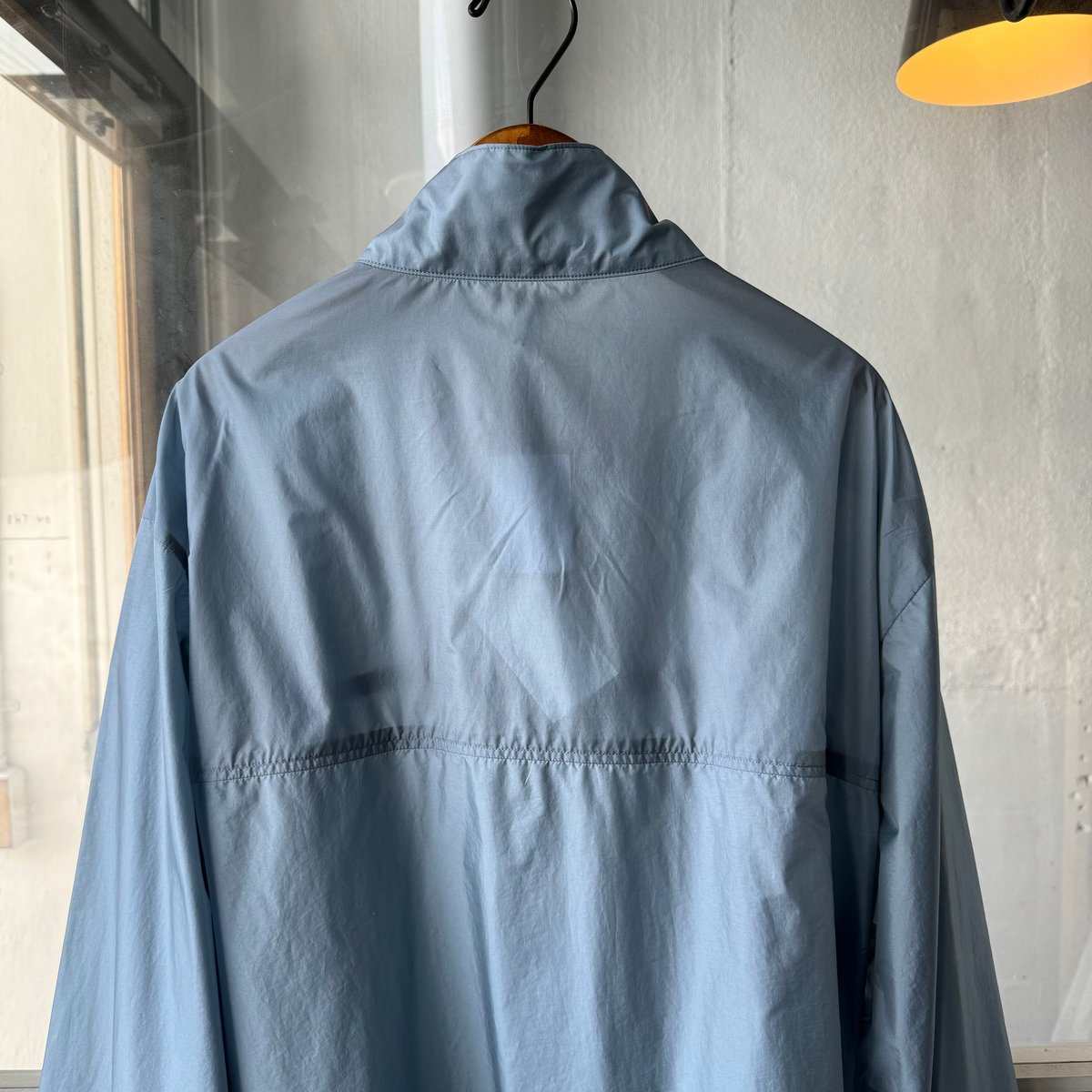 AURALEE LIGHT NYLON HALF ZIP P/O | Less Higash AURALEE LIGHT NYLON HALF ZIP P/O | Less Higash