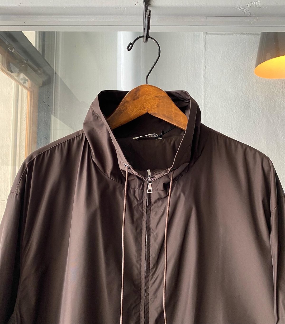 AURALEE HIGH COUNT LIGHT NYLON HALF ZIP P/O A AURALEE HIGH COUNT LIGHT NYLON HALF ZIP P/O A