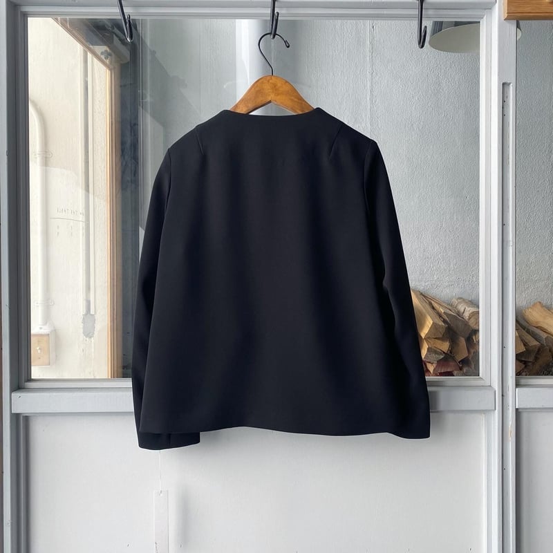 ゴーシュ ストレッチブラック ノーカラージャケット | Less ゴーシュ ストレッチブラック ノーカラージャケット | Less
