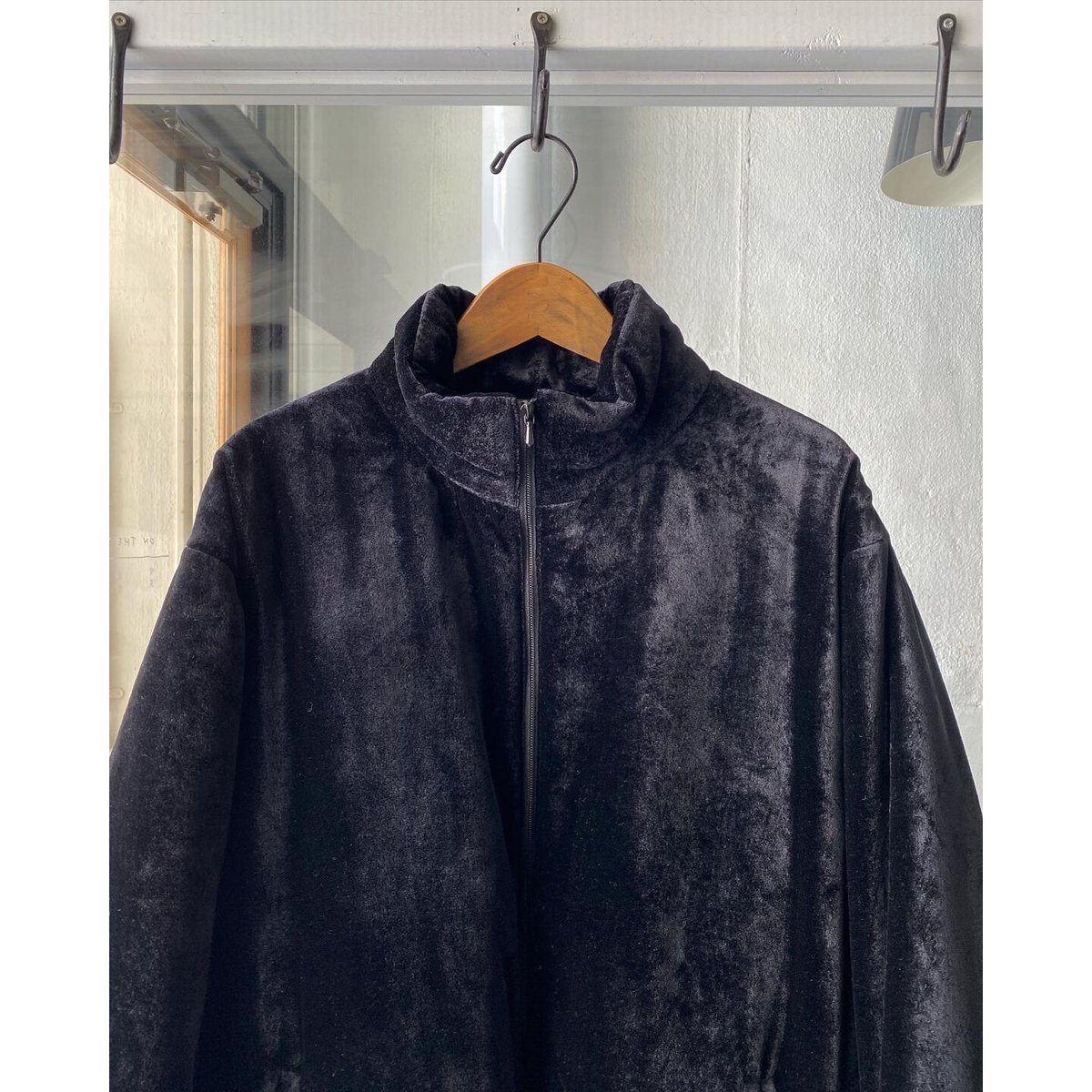 COMOLI シルク別珍 インサレーション ジャケット | Less Higashikawa COMOLI シルク別珍 インサレーション ジャケット | Less Higashikawa