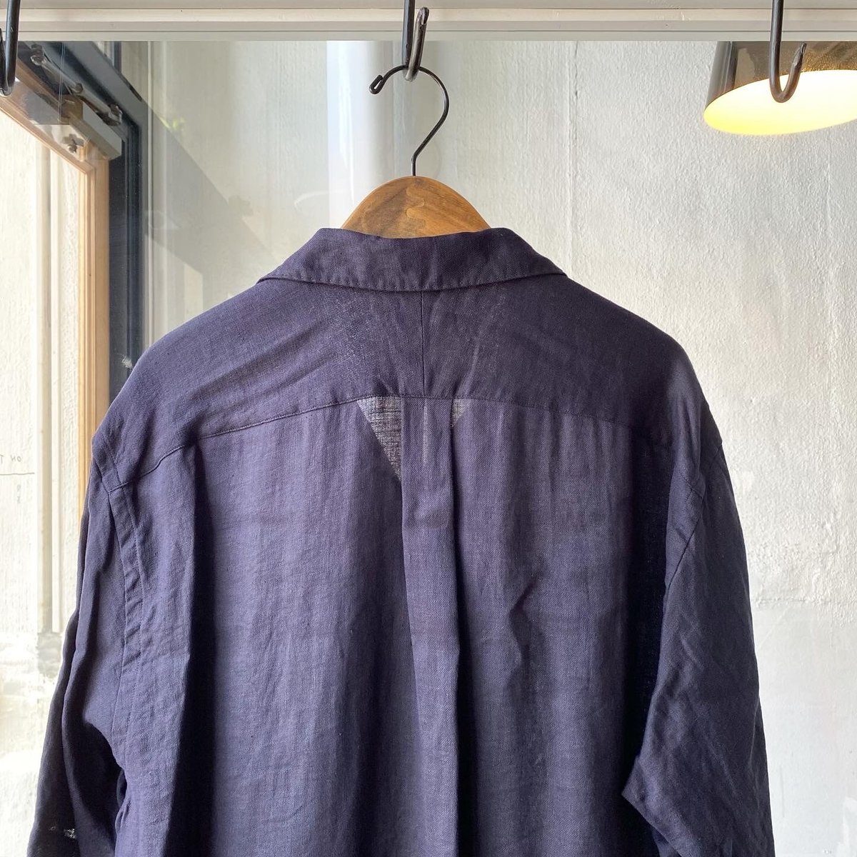COMOLI リネンツイル 半袖オープンカラーシャツ | Less Higashikawa COMOLI リネンツイル 半袖オープンカラーシャツ | Less Higashikawa