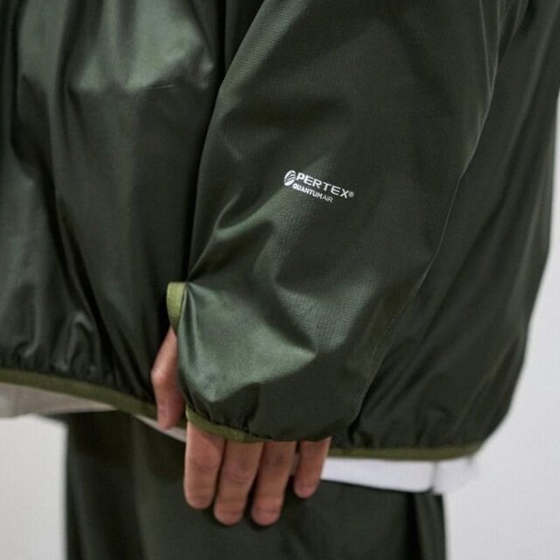 FreshService “PERTEX QUANTUM AIR PACKABLE HOODE FreshService “PERTEX QUANTUM AIR PACKABLE HOODE
