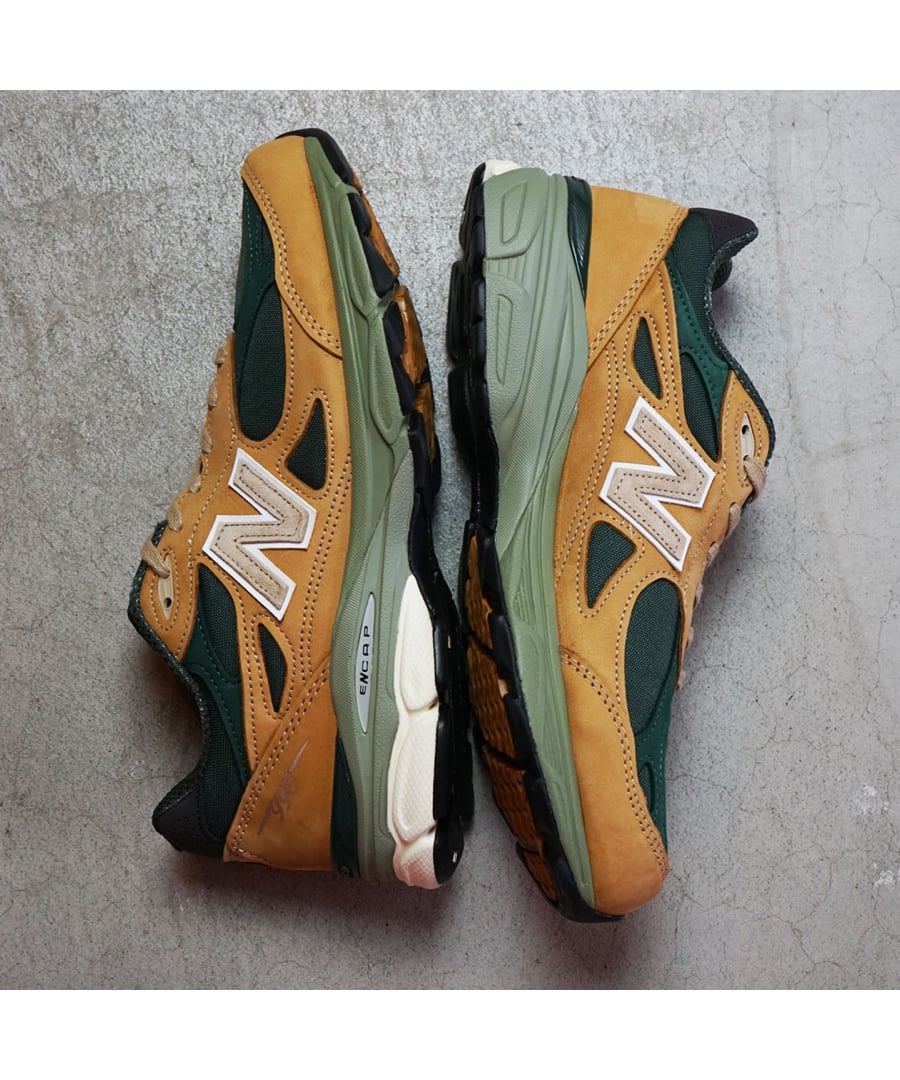 MADE IN USA NEW BALANCE "M990 WG3" / TAN×GRE...