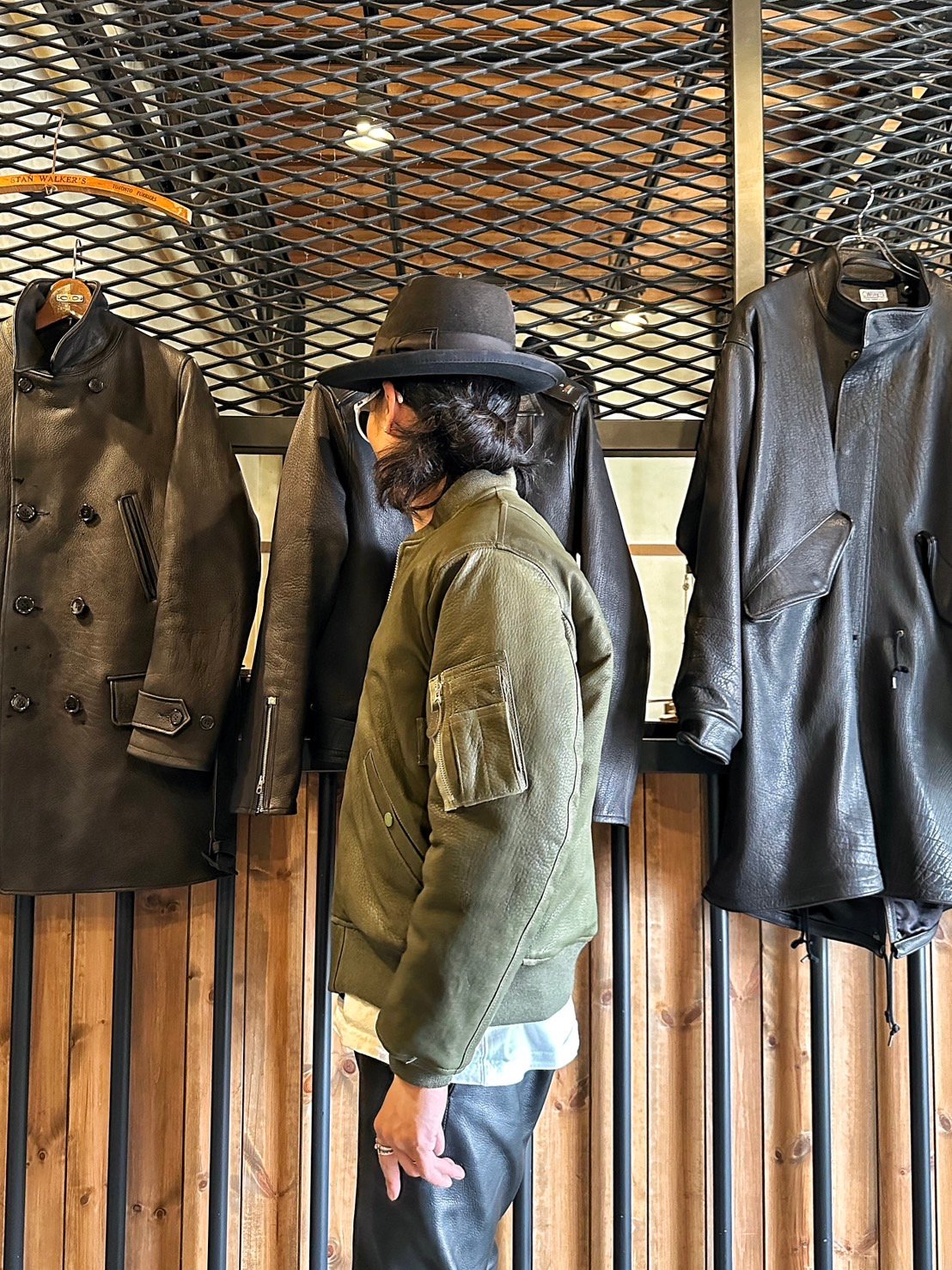 CWORKS【LEA】Leather MA-1 OLIVE (FINE CREEK ) | ・...