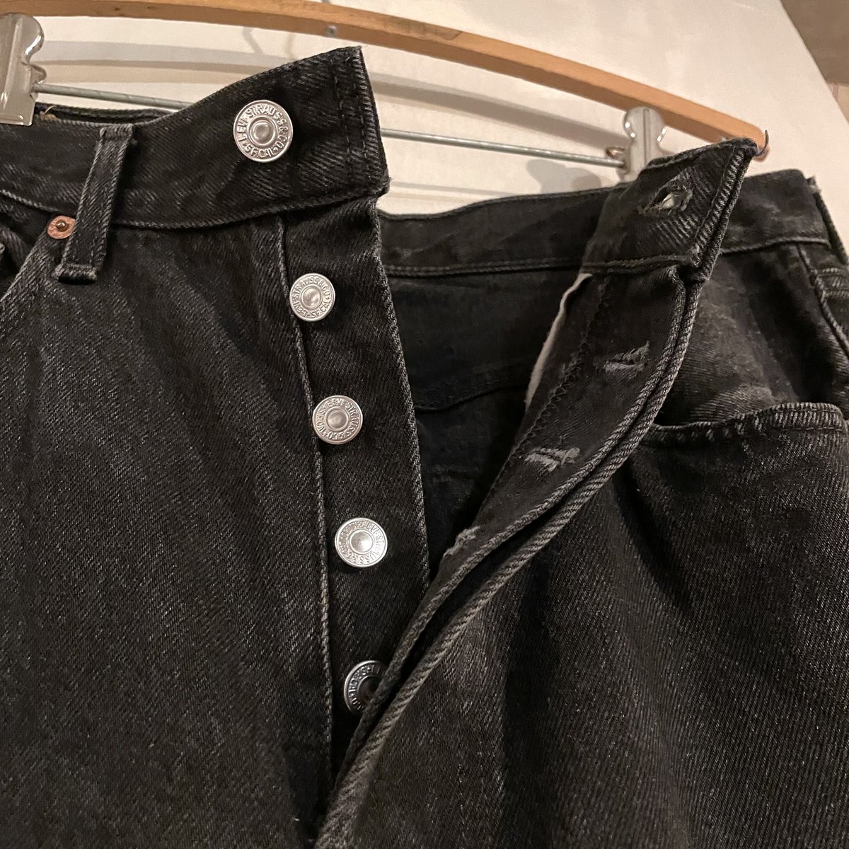 90s Levi's 501 0185 後染め ブラックデニム パンツ USA製 32×34 90s Levi's 501 0185 後染め ブラックデニム パンツ USA製 32×34