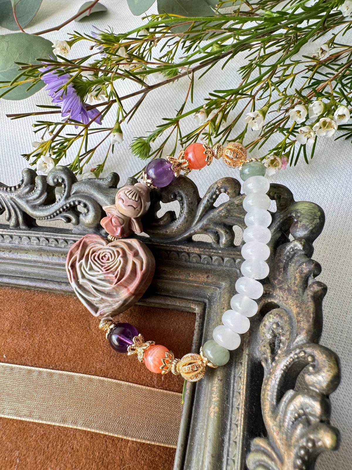 《めぐる心の庭－アラシャンローズと小さな天使》 | Studio Kururi