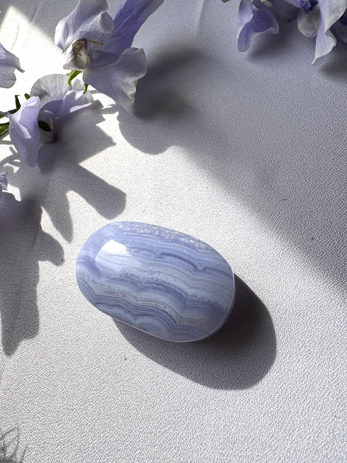 透き通るレースの光 ブルーレースアゲートの癒し | Studio Kururi