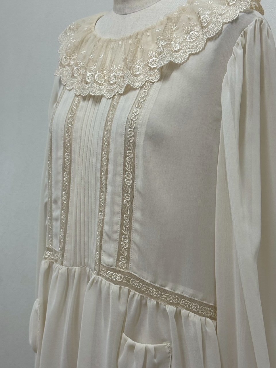 【yukiemon】ボンボンブラウス（M・3L） | EGAMI OFFICIAL WEB S...