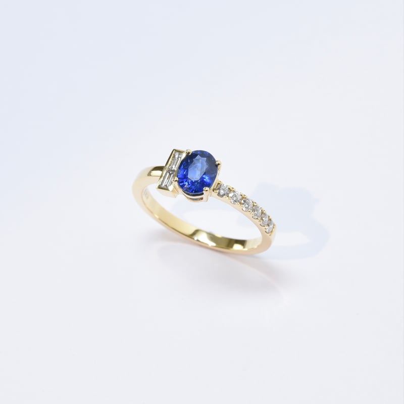K18 Blue Sapphire Ring with diamonds | HANA JE K18 Blue Sapphire Ring with diamonds | HANA JE