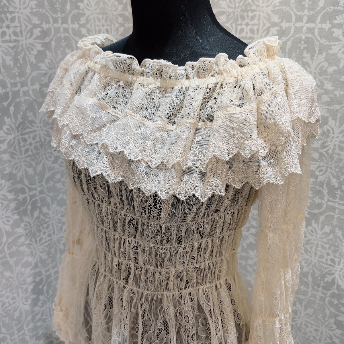 ATELIER-PIERROT】hirring princess sleeve blouse ATELIER-PIERROT】hirring princess sleeve blouse