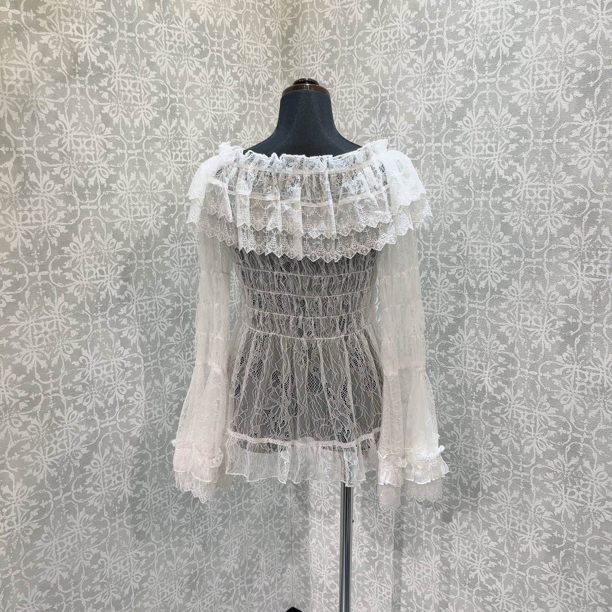 ATELIER-PIERROT】hirring princess sleeve blouse ATELIER-PIERROT】hirring princess sleeve blouse