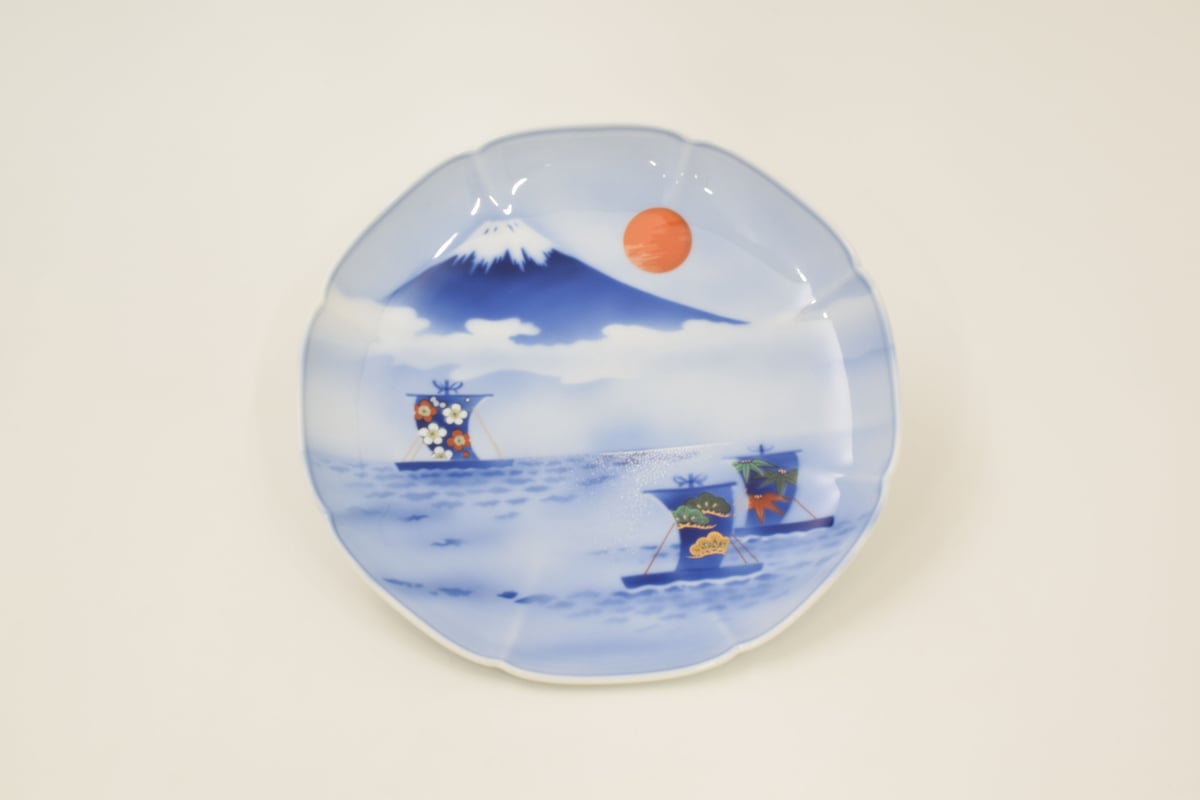 染錦富士に宝船 飾皿(アウトレット品) | WEB有田陶器市 染錦富士に宝船 飾皿(アウトレット品) | WEB有田陶器市