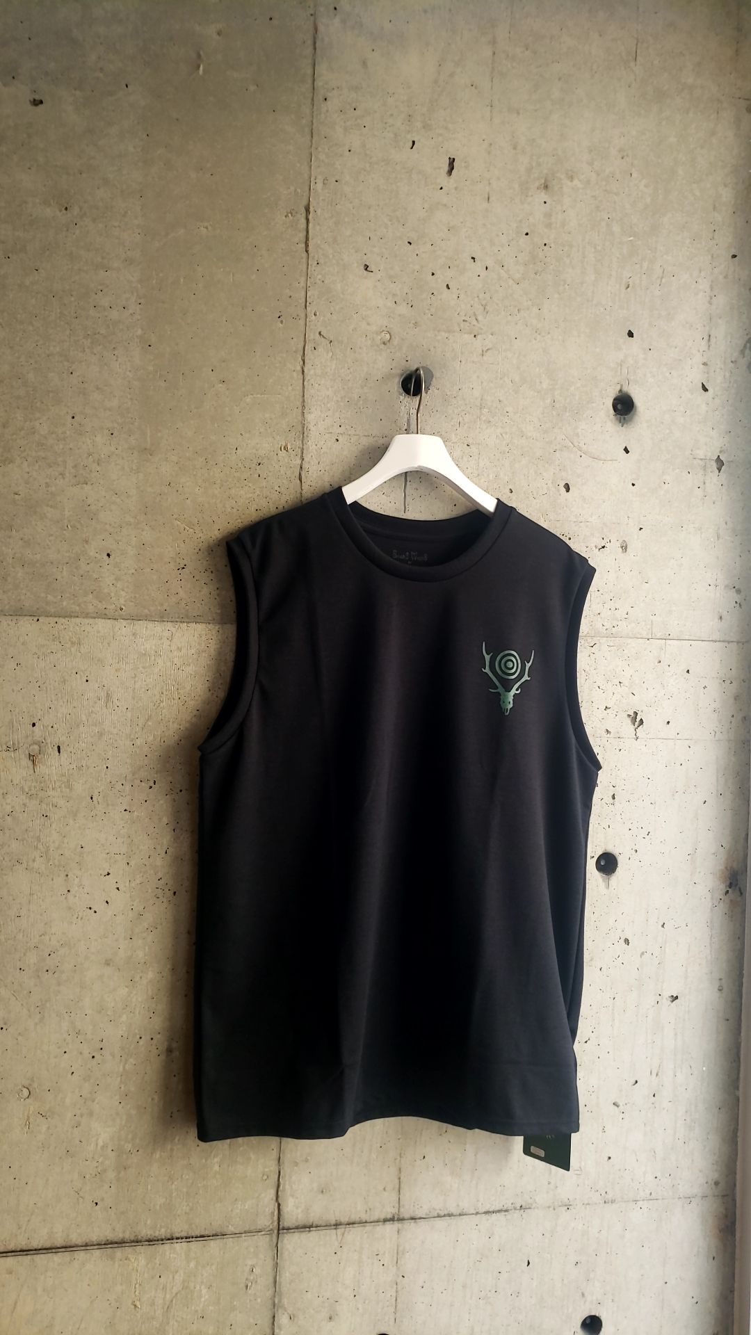 SOUTH2WEST8 SLEEVELESS CREW-NECK TEE SKULL＆TARG...