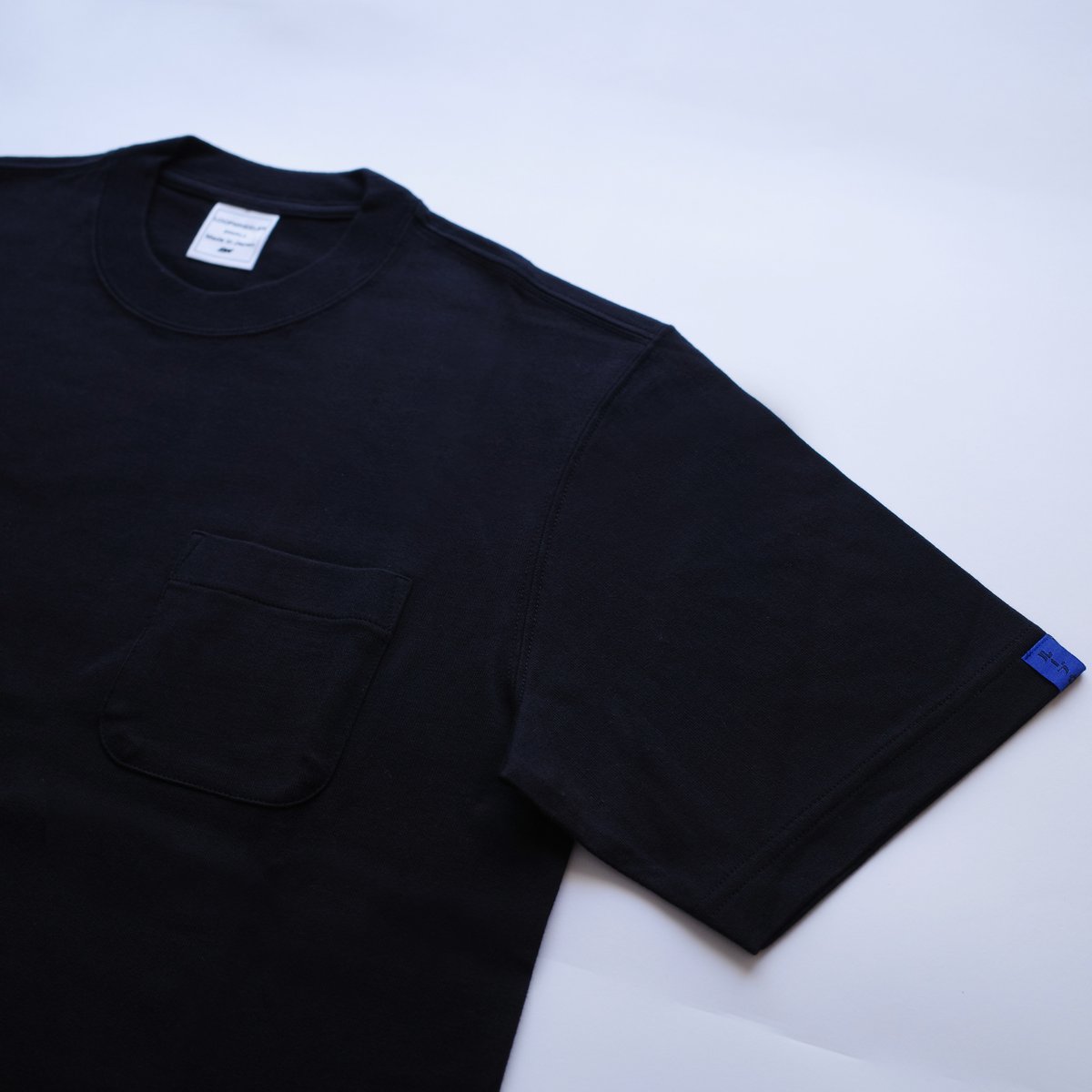 LW56 ミドルウェイト吊り天竺 クルーネックポケットTシャツ ブラック | LOOPWHEE...