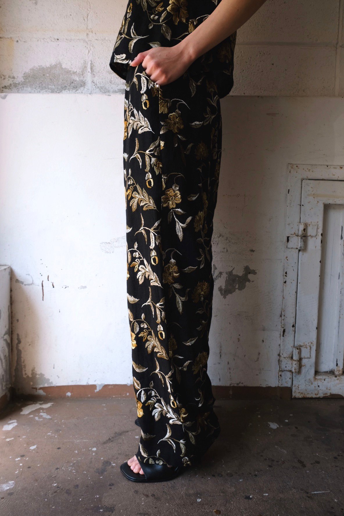 flower embroidery pants | ERiKOKATORi flower embroidery pants | ERiKOKATORi