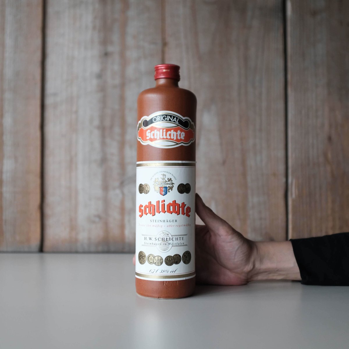 SCHLICHTE STEINHÄGER | GIN BOTTLE SHOP